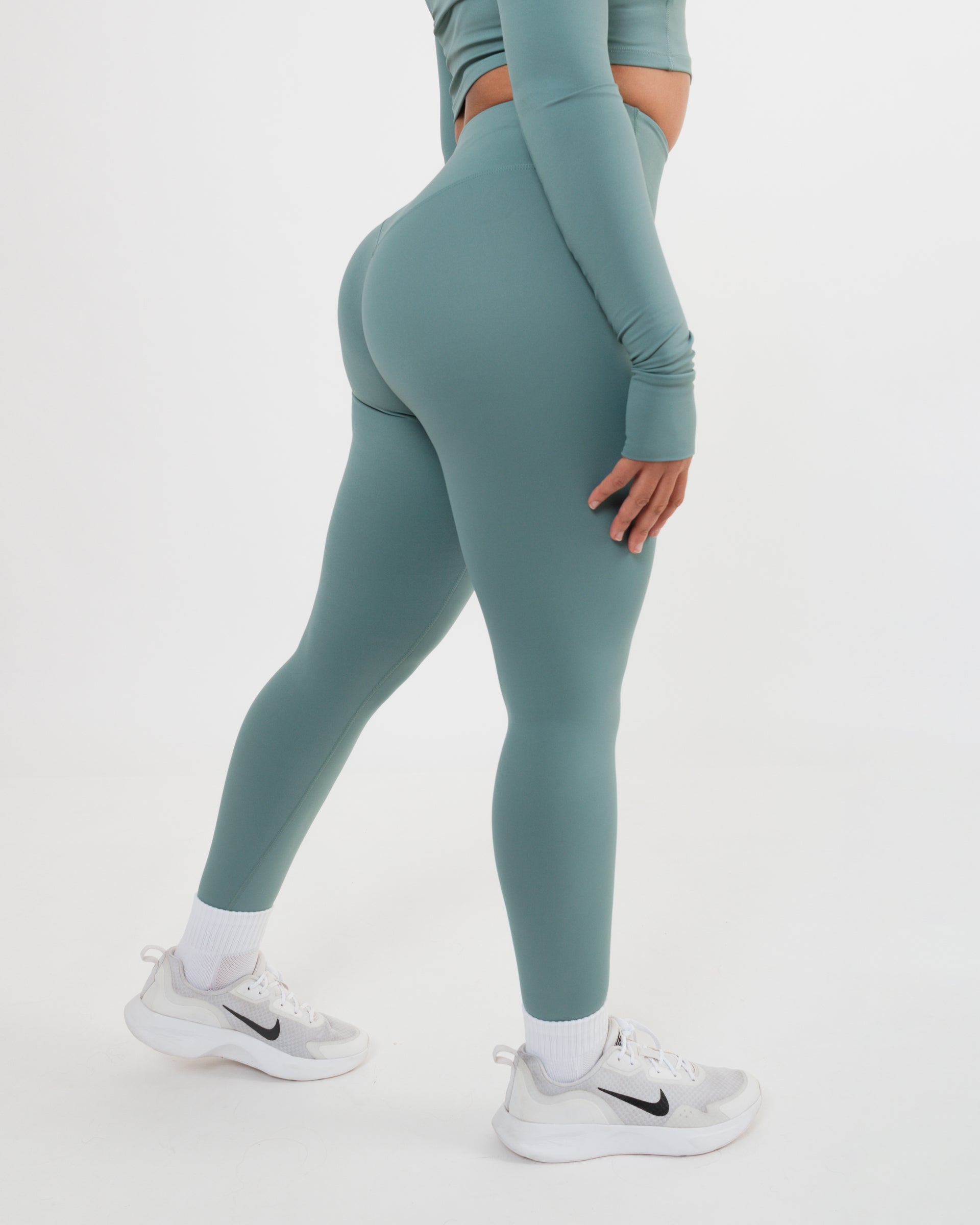 Alkalineclothings: Premium Activewear for Peak Performance